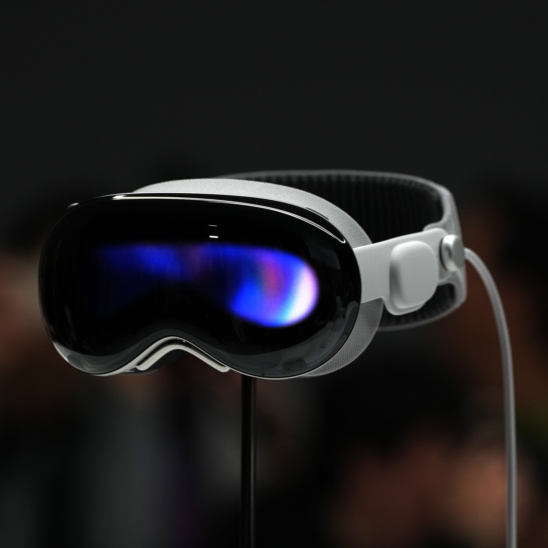 Apple Takes a Humble Approach to Launching Its Newest Device - Tech Today