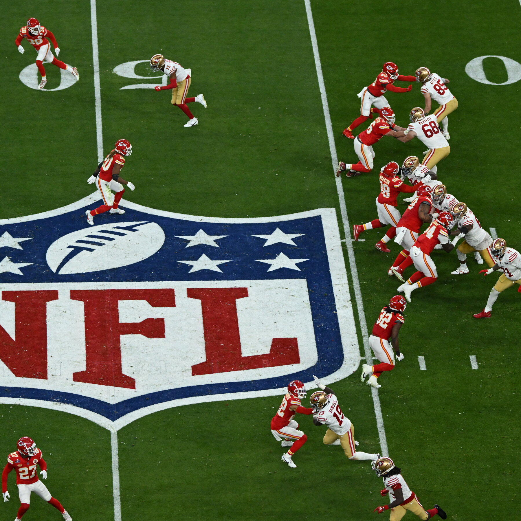 Netflix and the N.F.L. Sign a Three-Season Deal - Tech Today