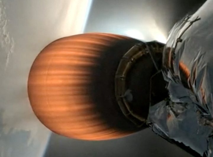 SpaceX Rocket Fails, Breaking Apart in Orbit – Tech Today